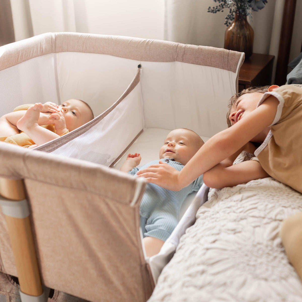 HARPPA DuoHarbor Twins Bassinet Bedside Sleeper with Wheels | Safe ...