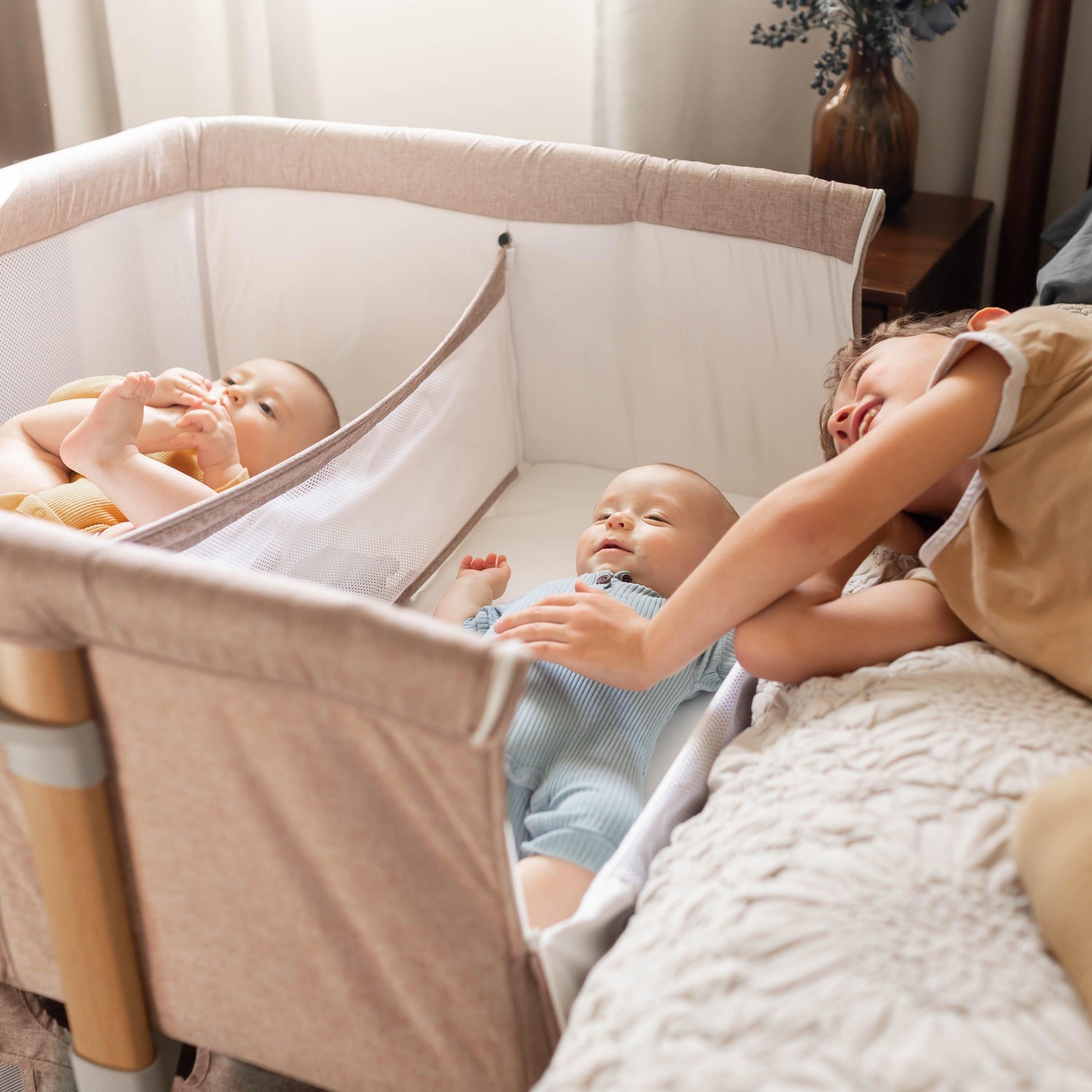 HARPPA DuoHarbor Twins Bassinet Bedside Sleeper with Wheels | Safe ...