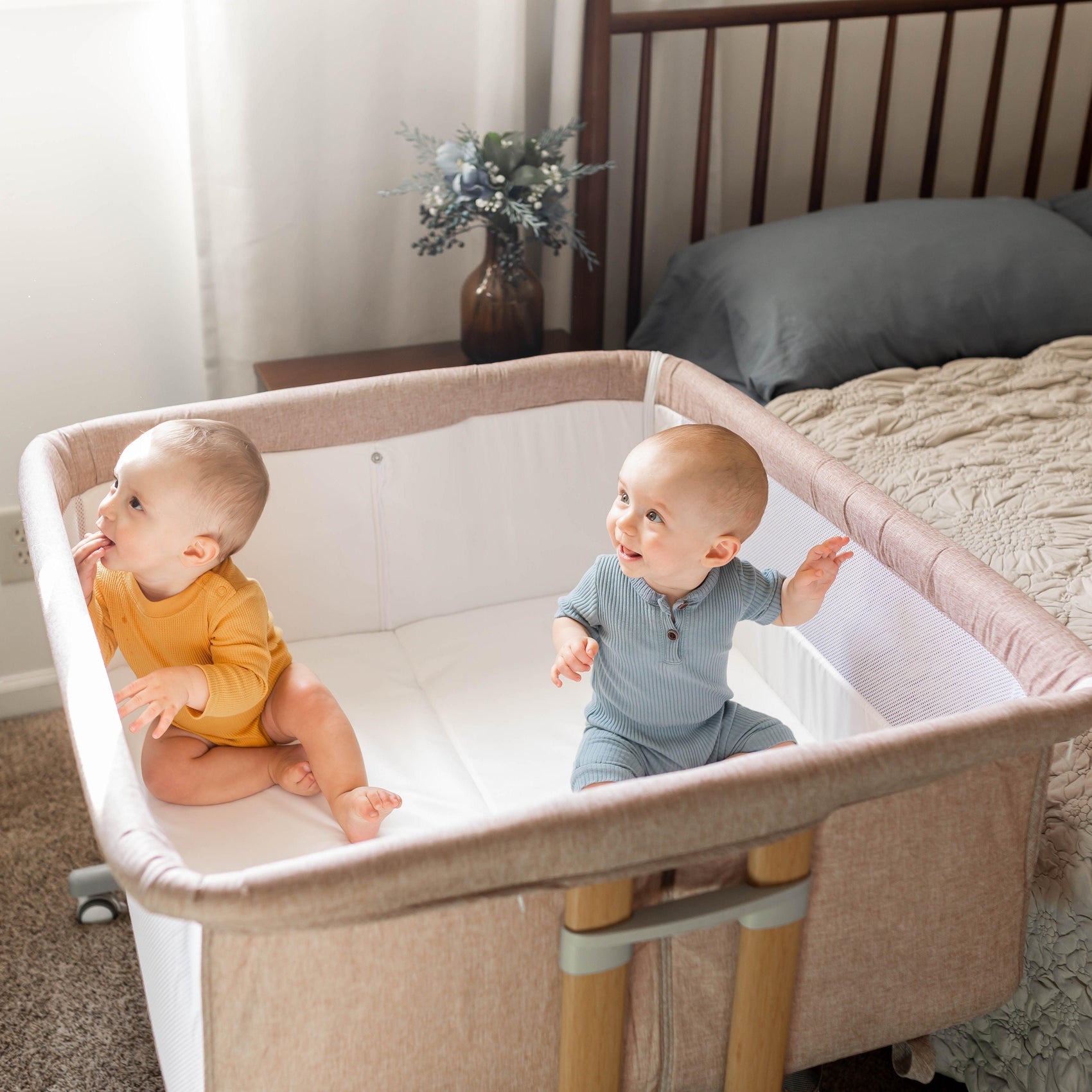 HARPPA DuoHarbor Twins Bassinet Bedside Sleeper with Wheels | Safe ...
